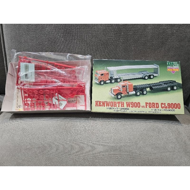 Jual diecast/miniatur model kit 1 dus isi 2 kenworth w900 & ford cl9000 ...