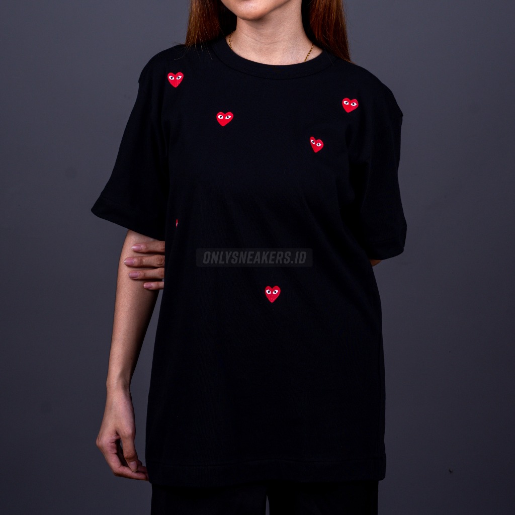 Jual CDG MULTI RED HEART LOGO BLACK TEE (100% AUTHENTIC) | Shopee Indonesia
