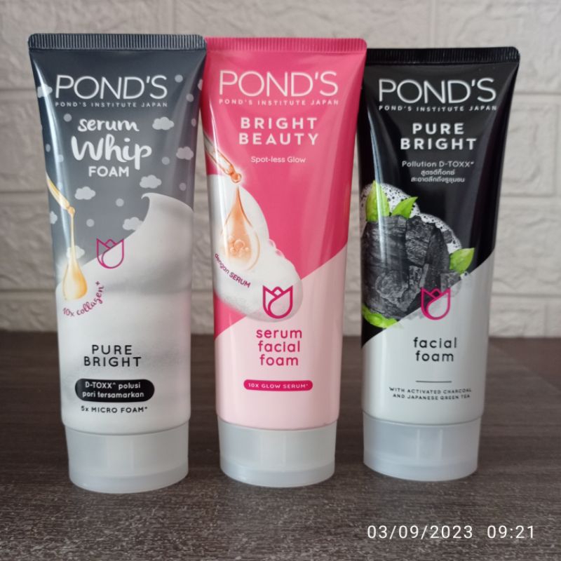 Jual Ponds Facial Foam Hitam Bright Beauty Whip 100 gram | Shopee Indonesia