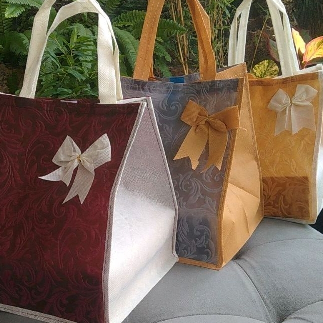 Jual tas hajatan embos premium 22x22 per lusin | Shopee Indonesia