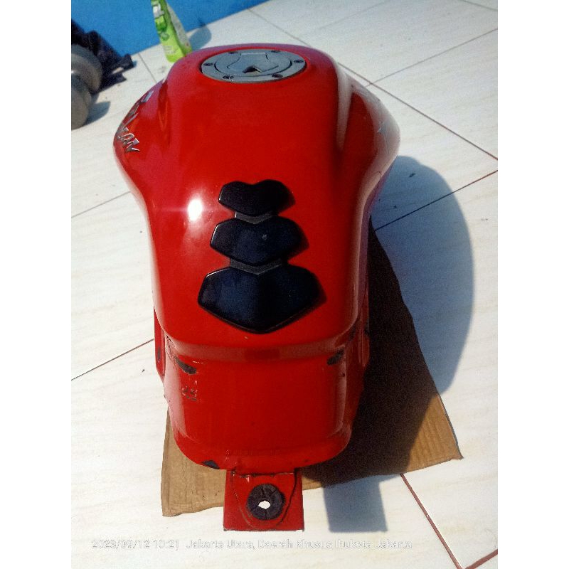 Jual Tanki bajaj Pulsar 135 tangki merah 18 liter | Shopee Indonesia