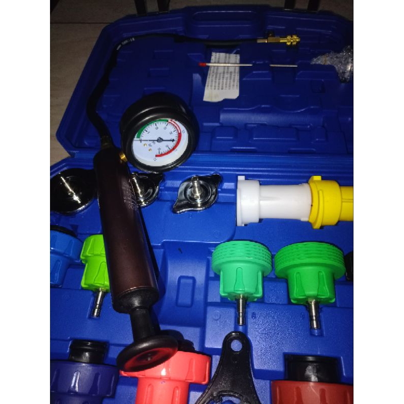 Jual Radiator Cap Tester Alat Deteksi Kebocoran Sistem Pendingin 18Pcs ...