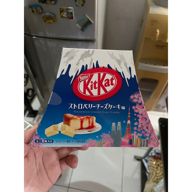 Jual Kitkat Kit Kat Strawberry Cheesecake Cheese Cake Japan Jepang ...