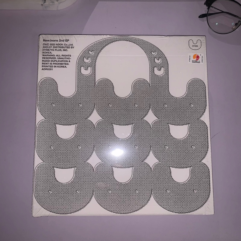 Jual READY STOCK NEWJEANS ALBUM BUNNY BEACH BAG SEALED HYEIN VER OFFICIAL GET UP PUTIH HANNI ...