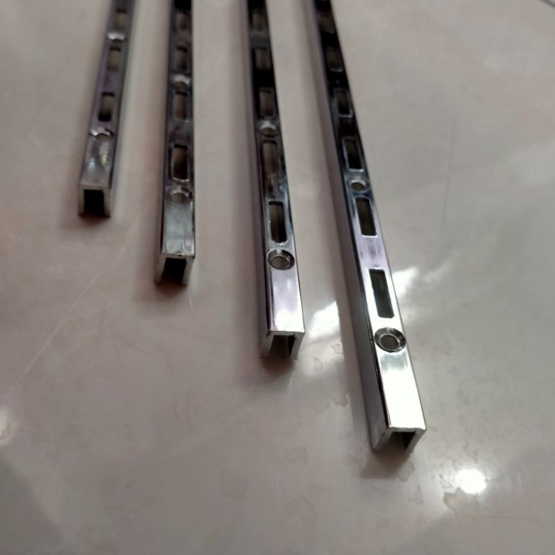 Jual tiang breket | rell pajangan display tembok | Shopee Indonesia