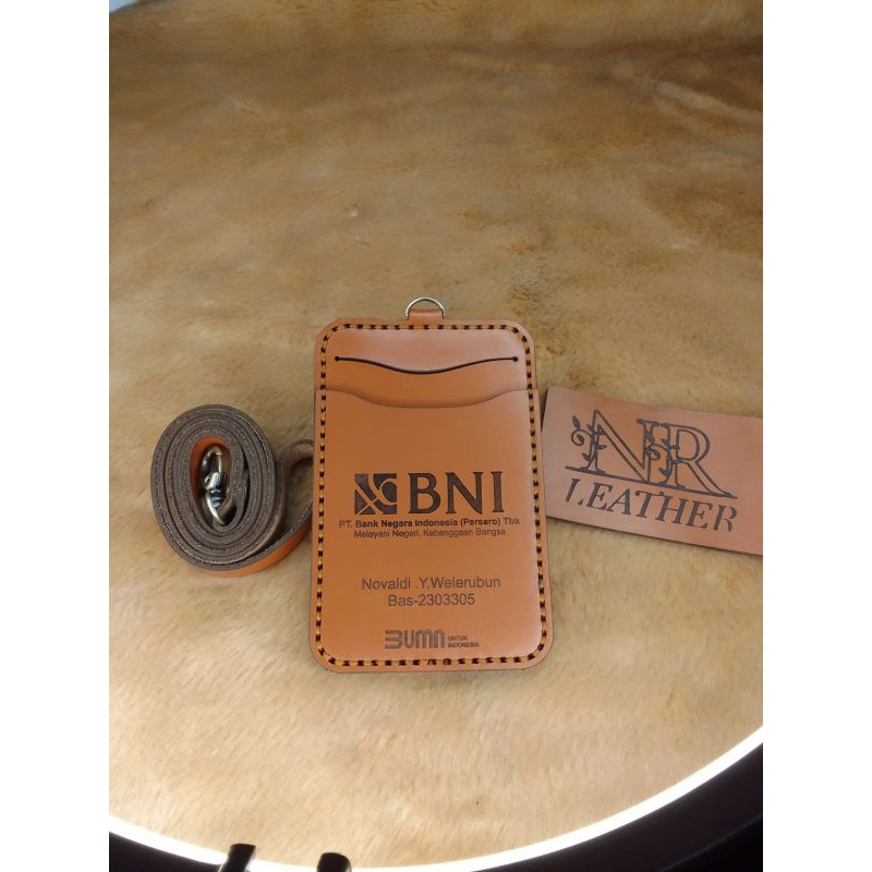 Jual id card BNI kulit holder id card kulit BNI custom name tag BNI ...