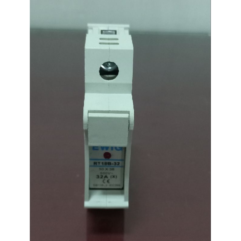Jual Fuse carrier/Fuse housing 32A/220V Ewig | Shopee Indonesia