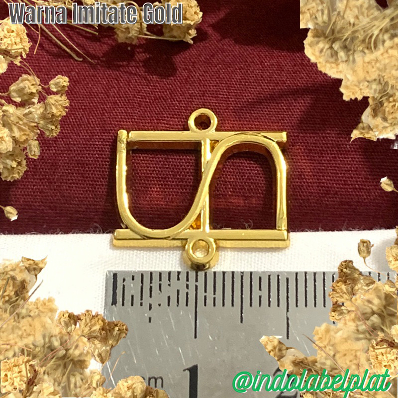 Jual Label Plat Hijab Alloy Custom Ukir Huruf/ Alphabet/ Logo Fashion ...