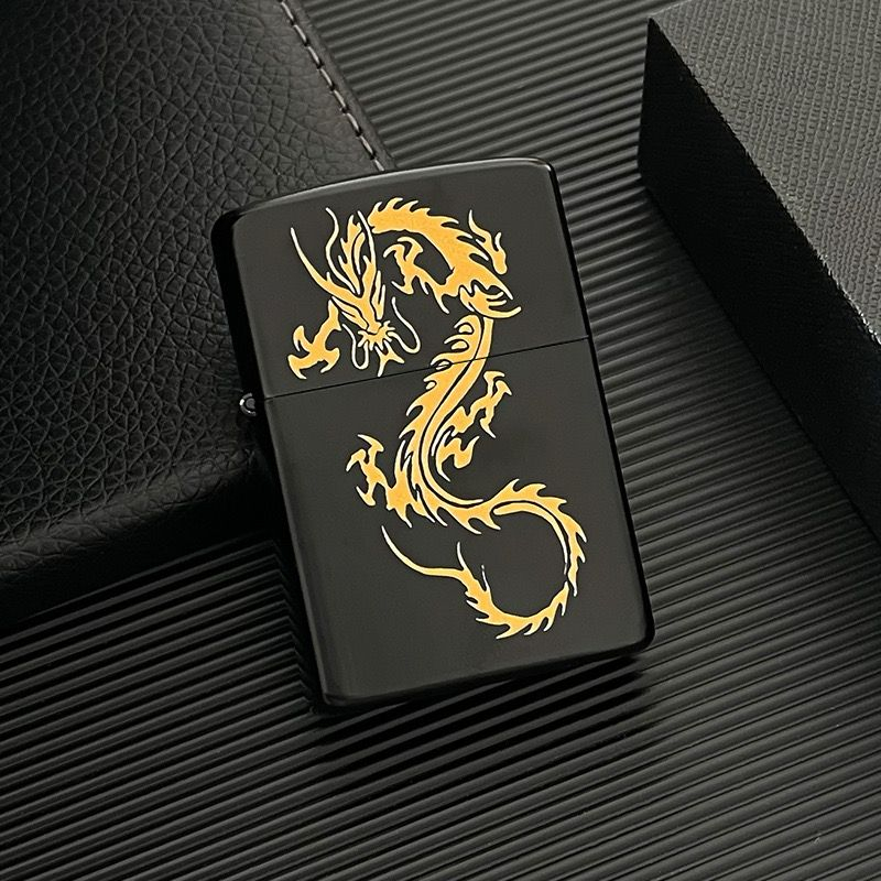 Jual Korek Minyak Api Lilin Hitam Motif Naga Hitam Korek Antik Unik ...