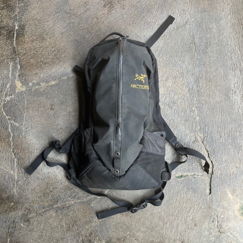 Jual Arcteryx Arro 22 Backpack | Shopee Indonesia