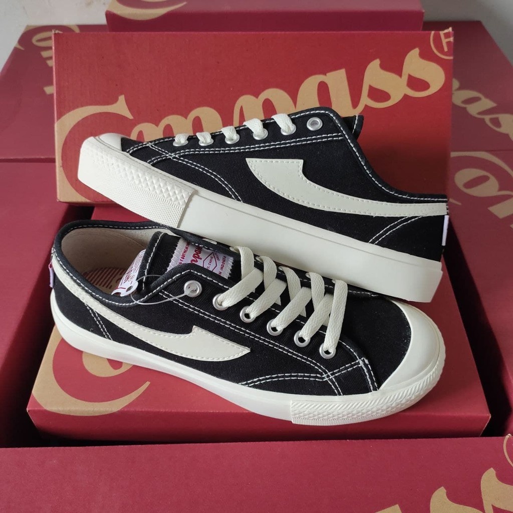 Jual SEPATU COMPASS RETROGRADE LOW BLACK WHITE | Shopee Indonesia