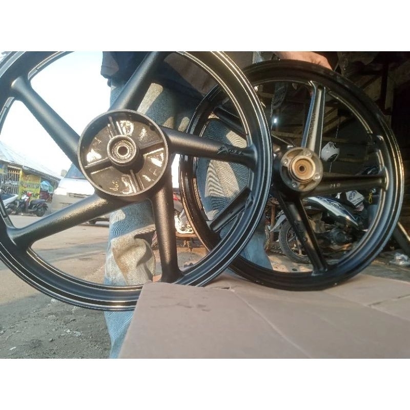 Jual VELG/VELEK SET DEPAN BELAKANG SUZUKI SMASH 110 KARBU PNP SMASH NEW ...