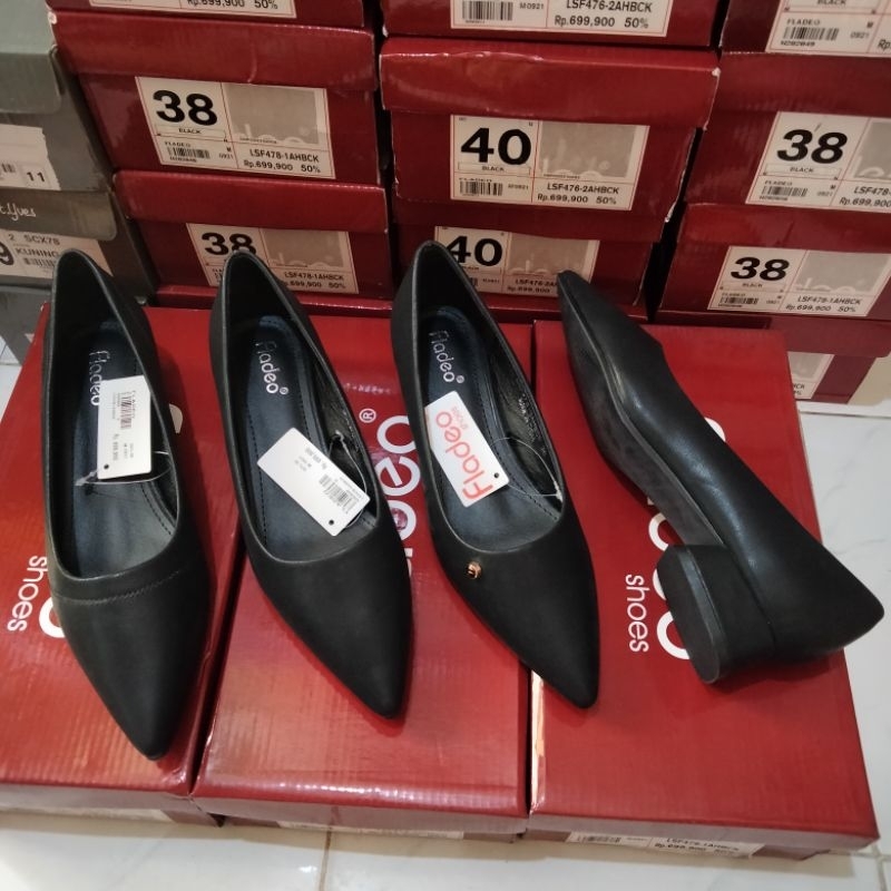 Jual SEPATU PANTOFEL HITAM WANITA ORIGINAL FLADEO HAK RENDAH | Shopee ...