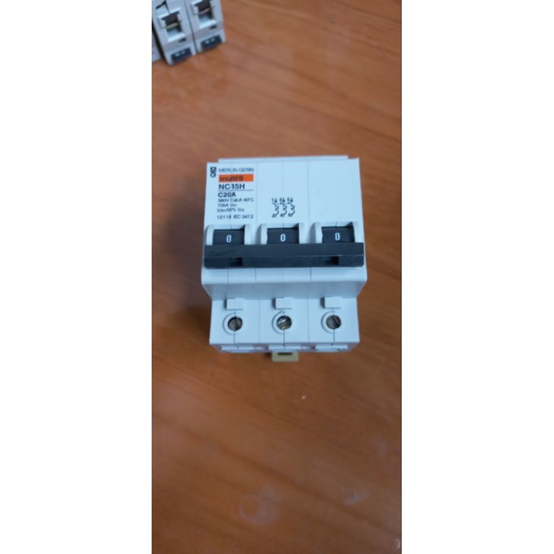 Jual MCB Merlin gerin multi9 NC45N 3P 6A 10A 16A 20A 25A 32A 40A 50A 63A original | Shopee Indonesia