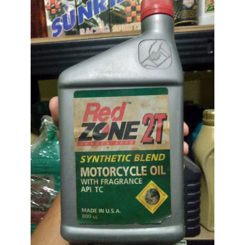 Jual Oli samping Red zone 2T synthetic blend made in usa | Shopee Indonesia