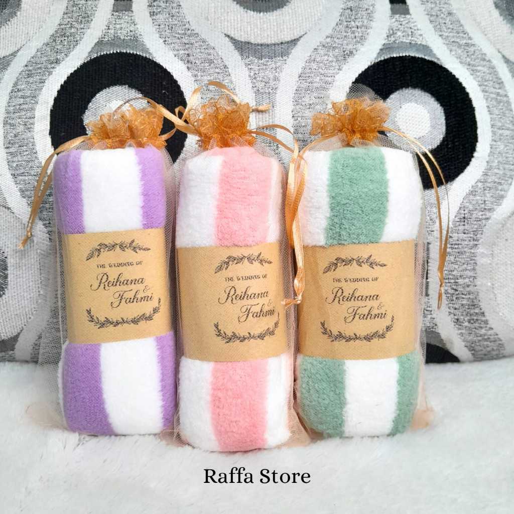 Jual PO MInimal 50 PCS Handuk Packing Tile & Free Nama Pasangan Cantik ...