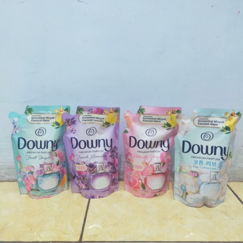 Jual Downy pelembut & pewangi pakaian kemasan pouch 550ml pure cotton ...