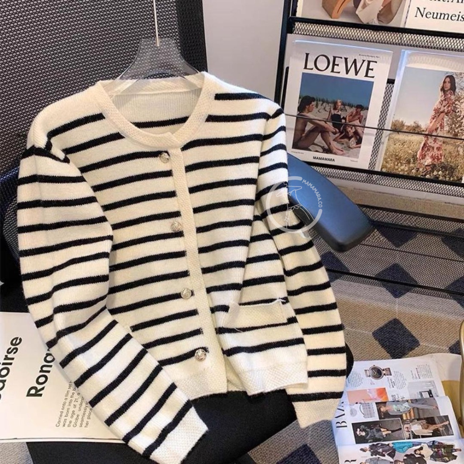 Jual MAMAMARA - Cardigan Classy Knit Rajut Stripes Kancing Gold Salur Putih Hitam Simple Elegant ...