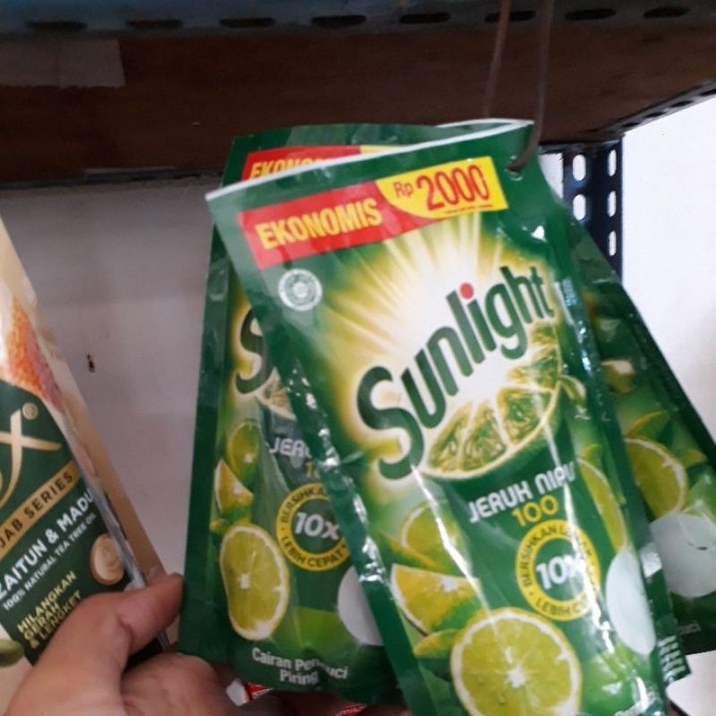 Jual Sunlight sabun cuci piring cair kemasan pouch kecil | Shopee Indonesia