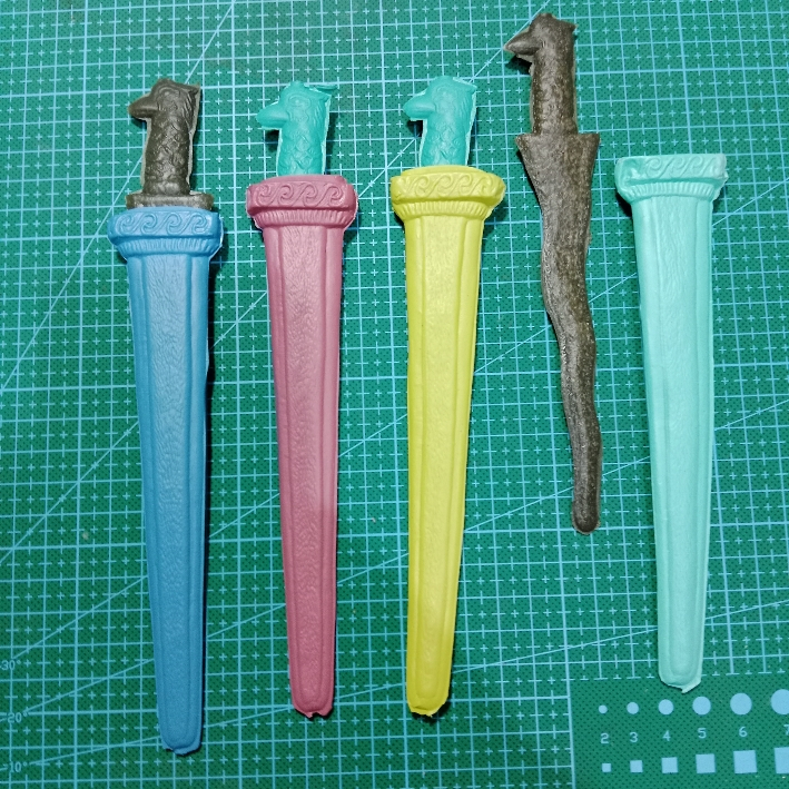 Jual MAINAN KERIS PLASTIK ISI 25 PCS | Shopee Indonesia