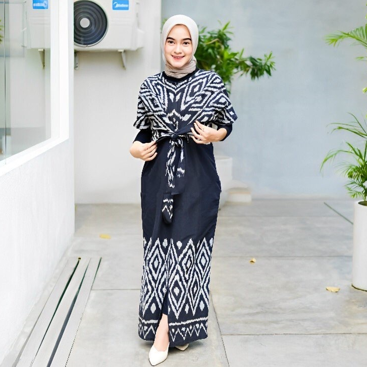 Jual [READY STOCK] Shasya dress black white, dress kondangan tenun troso, dress wisuda, dress ...