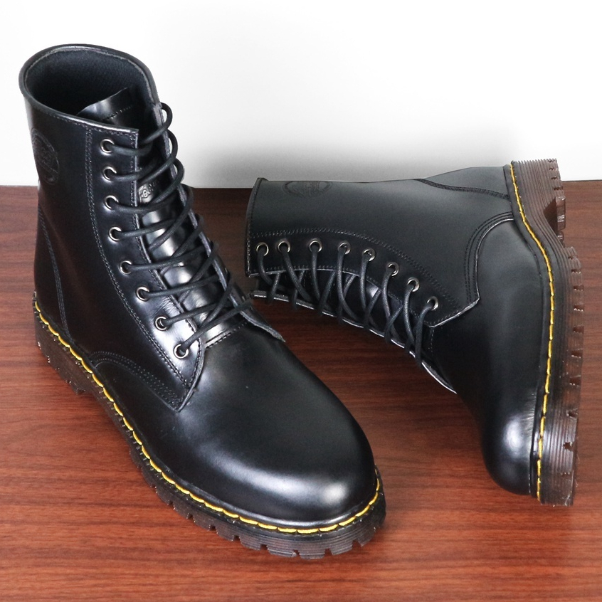 Jual Sepatu dokmart Boots Pria Wanita Model dr Martens Docmart 8 Hole ...