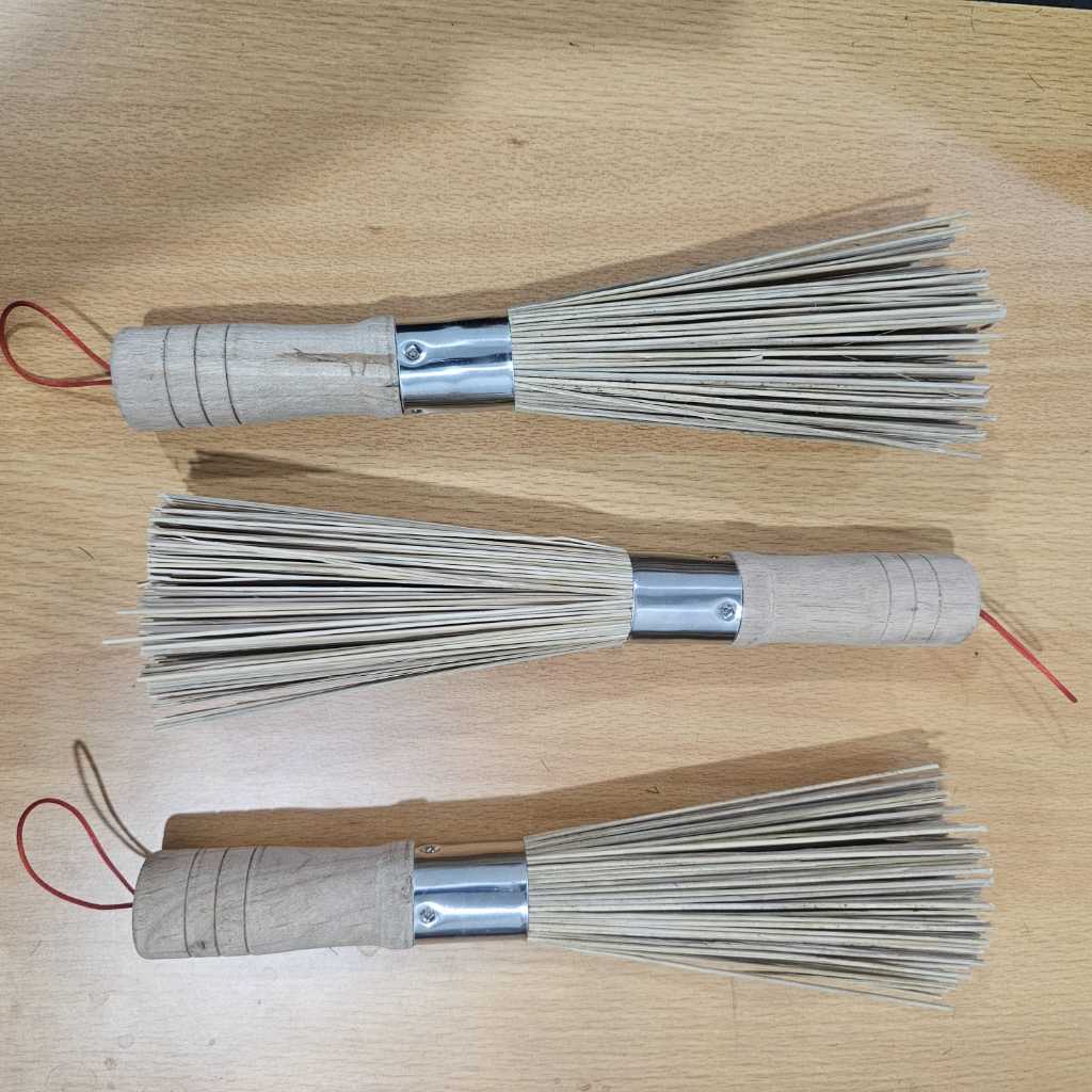 Jual Sapu Lidi Sapu Kuali Gagang Kayu Sapu Wajan Bambu Wok Brusher ...
