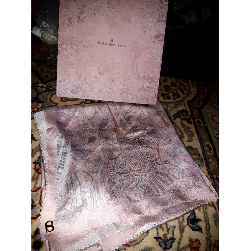 Jual PL BUTTONSCARVES DUBAI, EMILY IN PARIS & DISNEY WONDERLAND LIKE ...