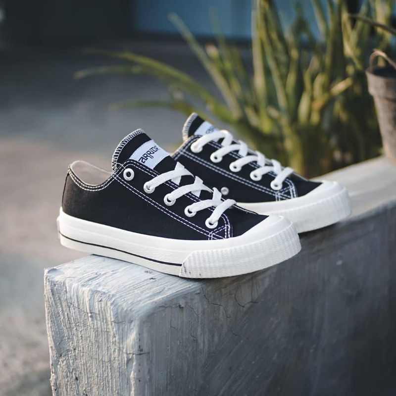 Jual Sepatu Warrior Venus Low Original | Shopee Indonesia