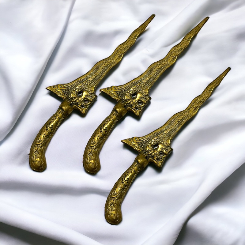 Jual BARANG ANTIK KERIS KUNINGAN SARI | Shopee Indonesia