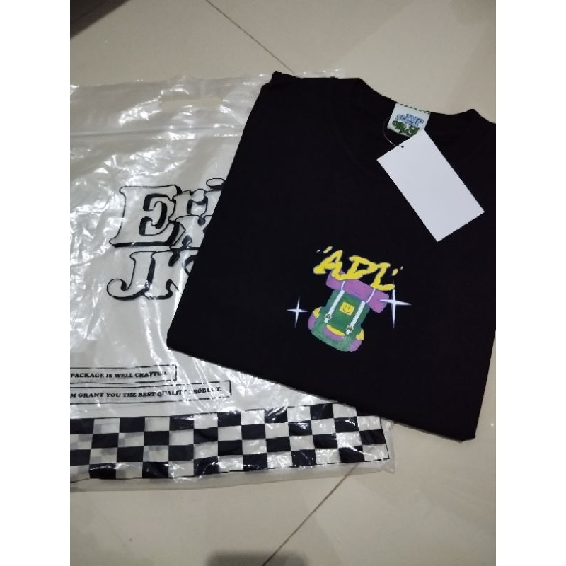 Jual t-shirt erigo x jkt48 Adel vol 5 size M oversize (free photopack) | Shopee Indonesia