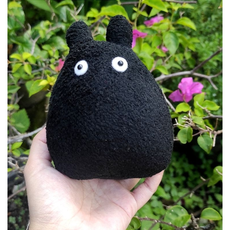 Jual boneka totoro hitam rare studio Ghibli brand bordir museum darte ...