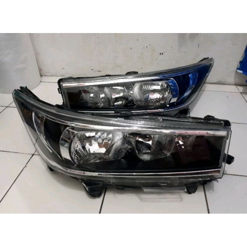 Jual Headlamp Toyota Innova Reborn | Shopee Indonesia