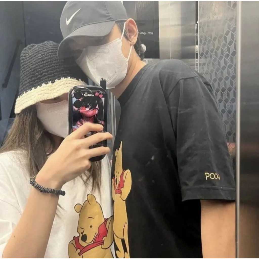 Jual Kaos Couple/Pasangan Lucu dan Aesthetic WINNIE THE POOH ANGKAT ...