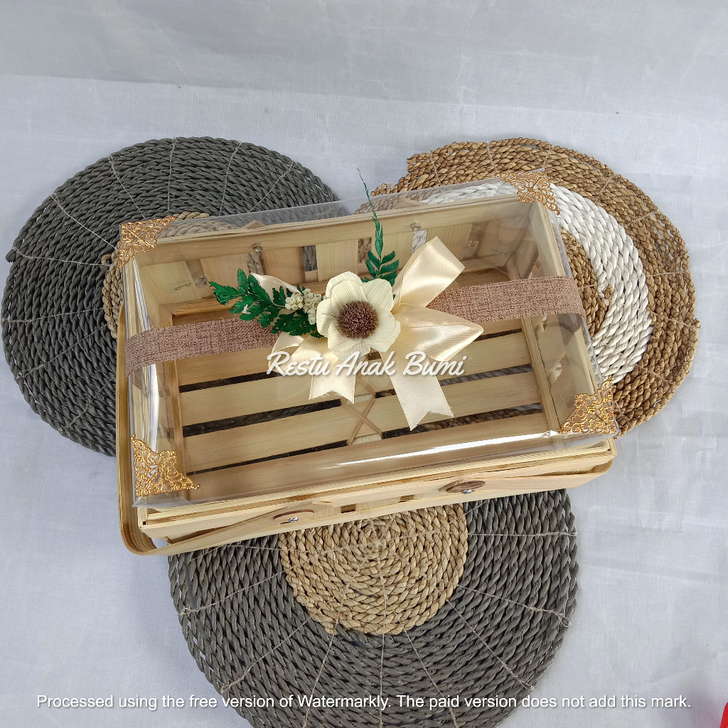 Jual Keranjang Mika Tinggi (KMT) 30cm x 20cm Pita Ukiran Emas | rantang ...