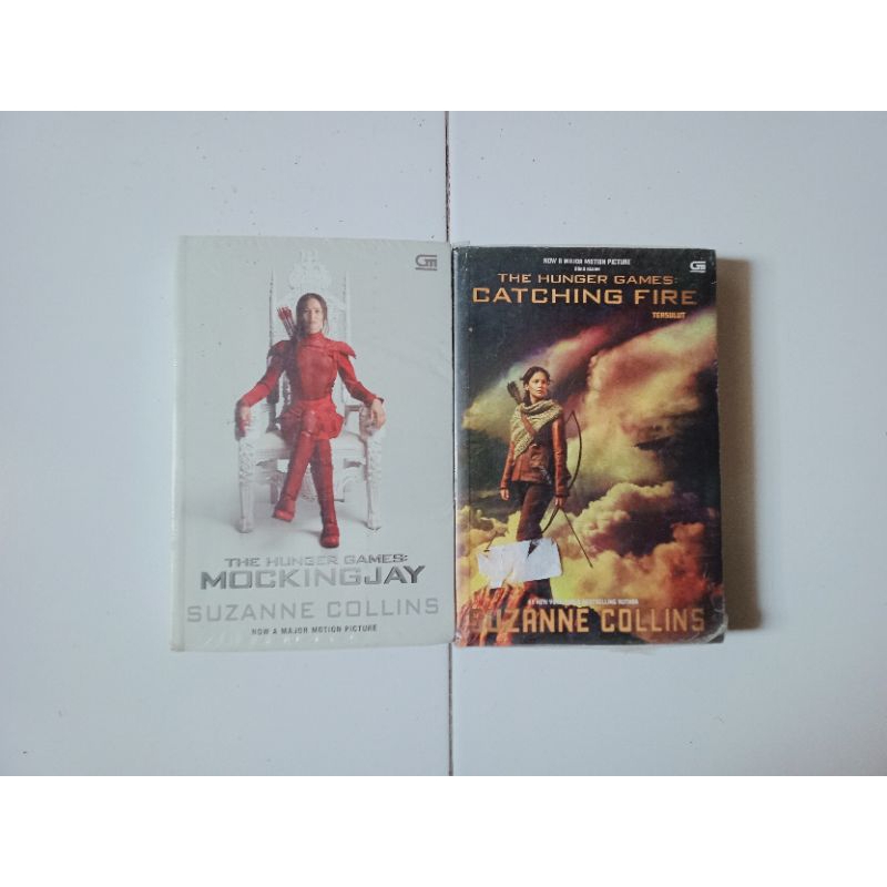 Jual Paket The Hunger Games Mockingjay & Catching Fire Suzanne Collins ...