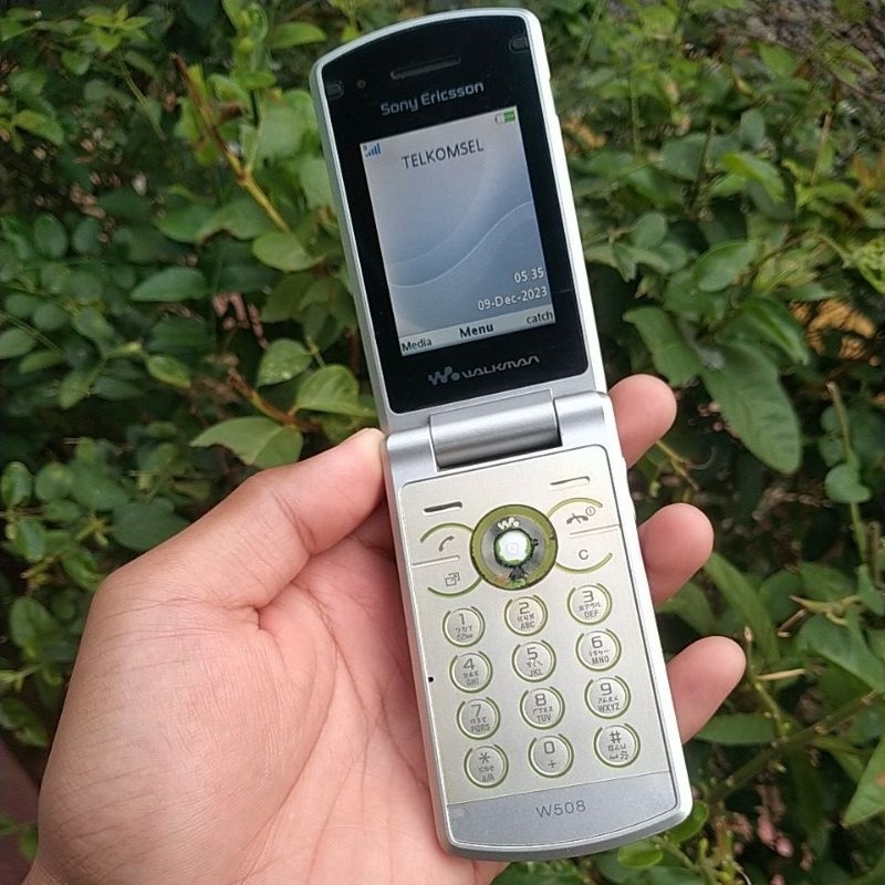 Jual Sony Ericsson Walkman W508 Original All Operator (item Kolektor ...