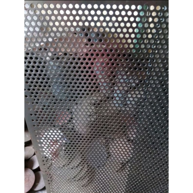 Jual Plat Lubang Besi Perforated 4mm Ukuran 50cm x 100cm | Shopee Indonesia