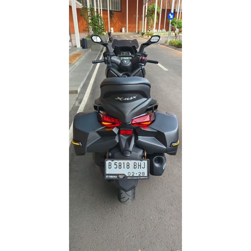 Jual paket sidebox dan sandaran new xmax 2023 connected | Shopee Indonesia