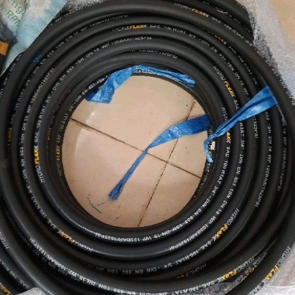 Jual Original Selang Hitam Selang Instalasi Ukuran 34 R1Kawat 1 Selang ...