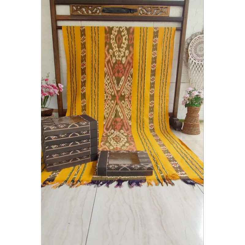 Jual Kain Tenun Blanket Halusan kuning motif Manado terbaru | Shopee ...