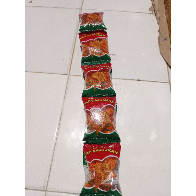 Jual Snack Jadul Raja Ikan gurih 1 renceng isi 10 pcs | Shopee Indonesia