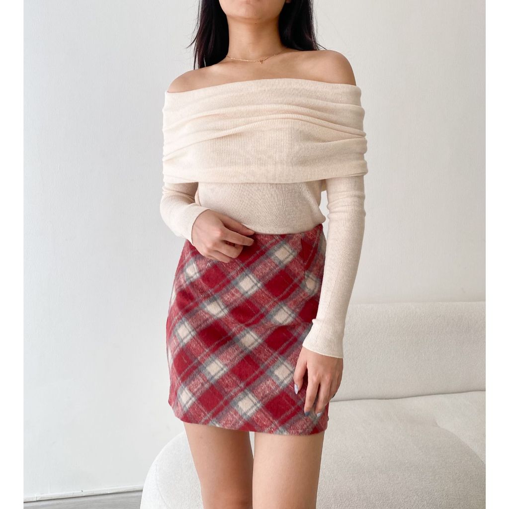 Jual Weardarcy - ANNA Off Shoulder Knit Sabrina Top | Shopee Indonesia