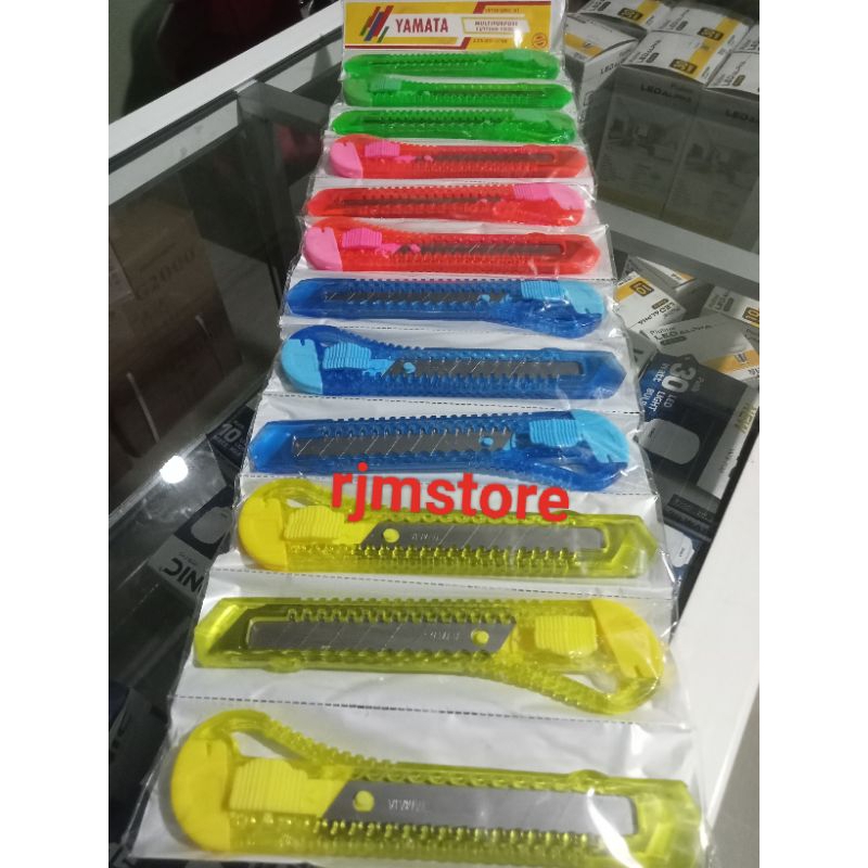 Jual ( 6 PCS ) CUTTER BESAR RENTENG WARNA BENING YAMATA | Shopee Indonesia
