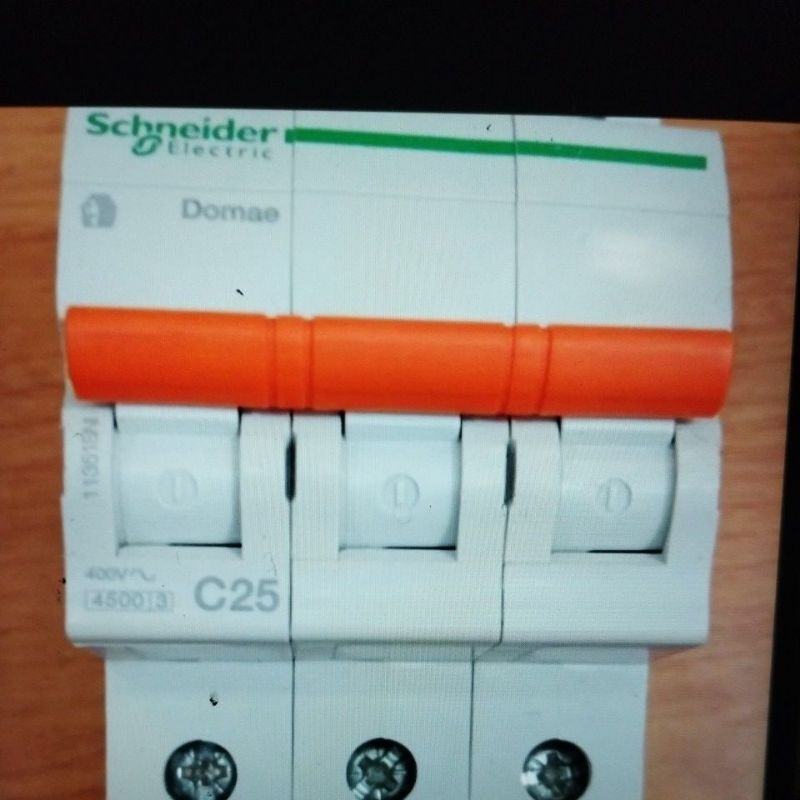 Jual MCB DOMAE SCHNEIDER 3 PHASE 25A | Shopee Indonesia