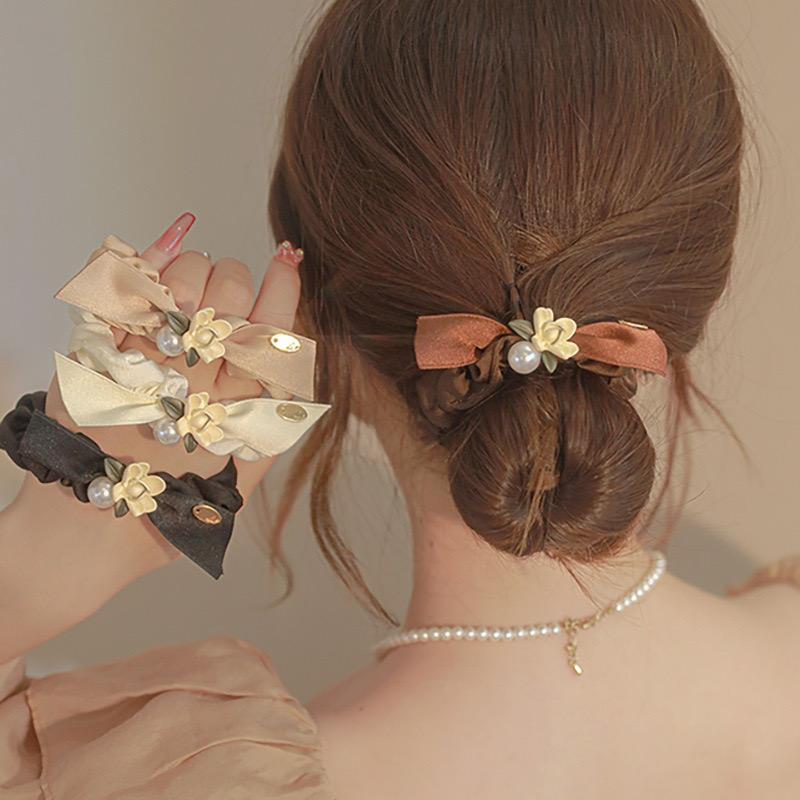 Jual IKAT RAMBUT SCRUNCHIE PITA BUNGA MUTIARA / KUNCIR RAMBUT SCRUNCHIE ...