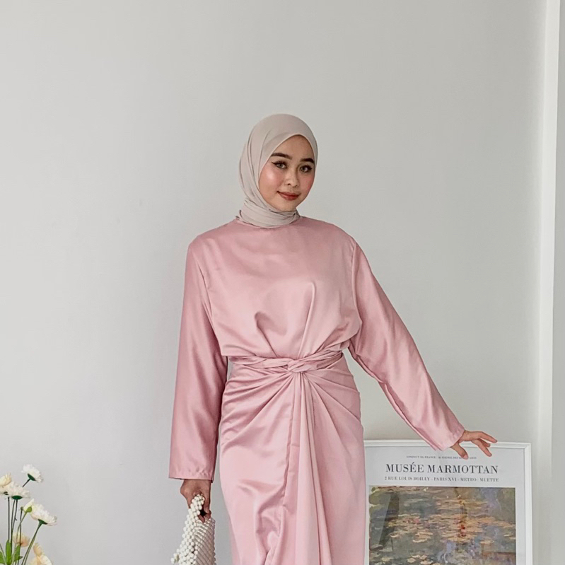 Jual TUNIK inner Satin / Inner Satin / Inner Atasan by DEZHAF | Shopee ...