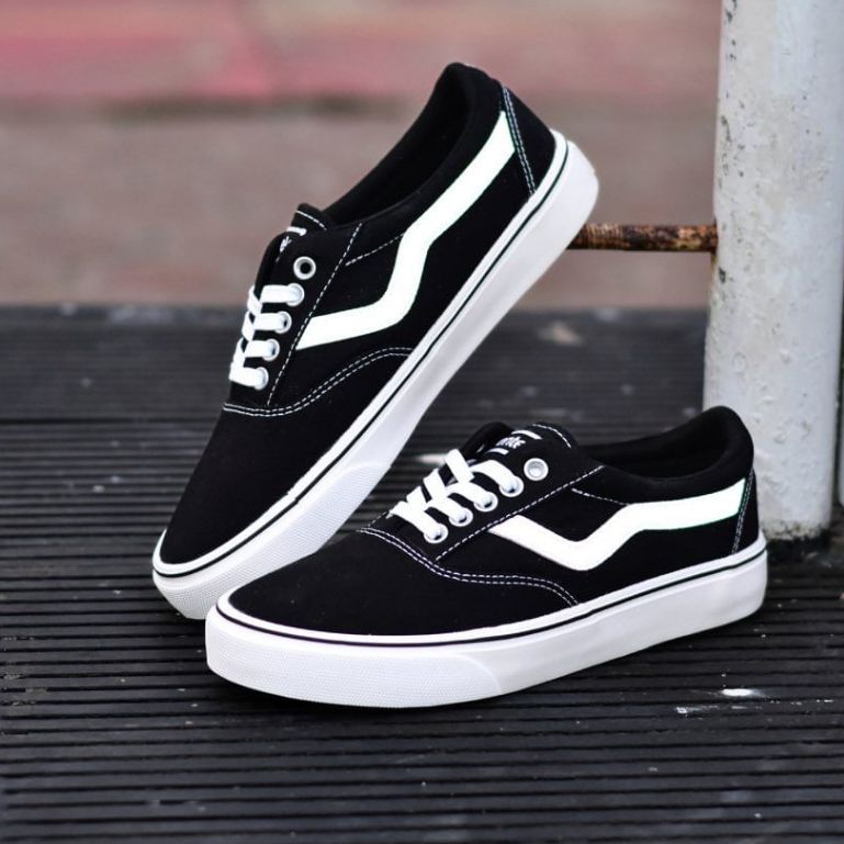 Jual Sepatu Ventela Original 100% Ventella Distro Black Natural Low (Terbaru) | Shopee Indonesia