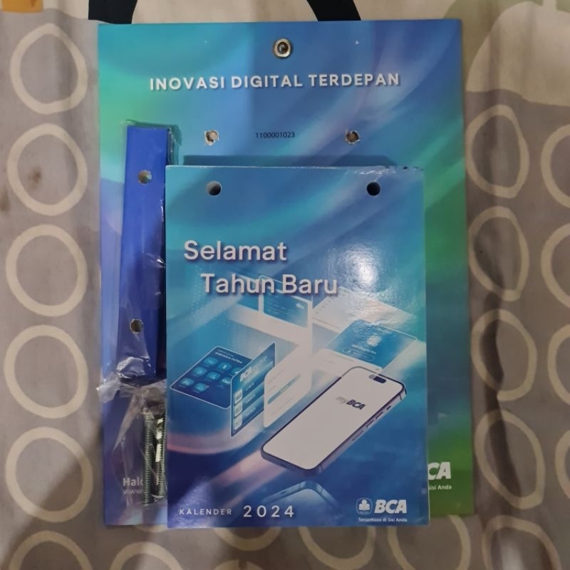 Jual Kalender Calender Kertas Meja Kantor Komputer Tahun 2024 Bank BCA ...