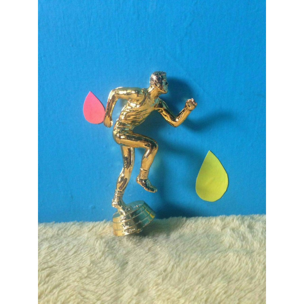 Jual figur untuk piala olahraga / olah raga lari sepeda silat tenis ...
